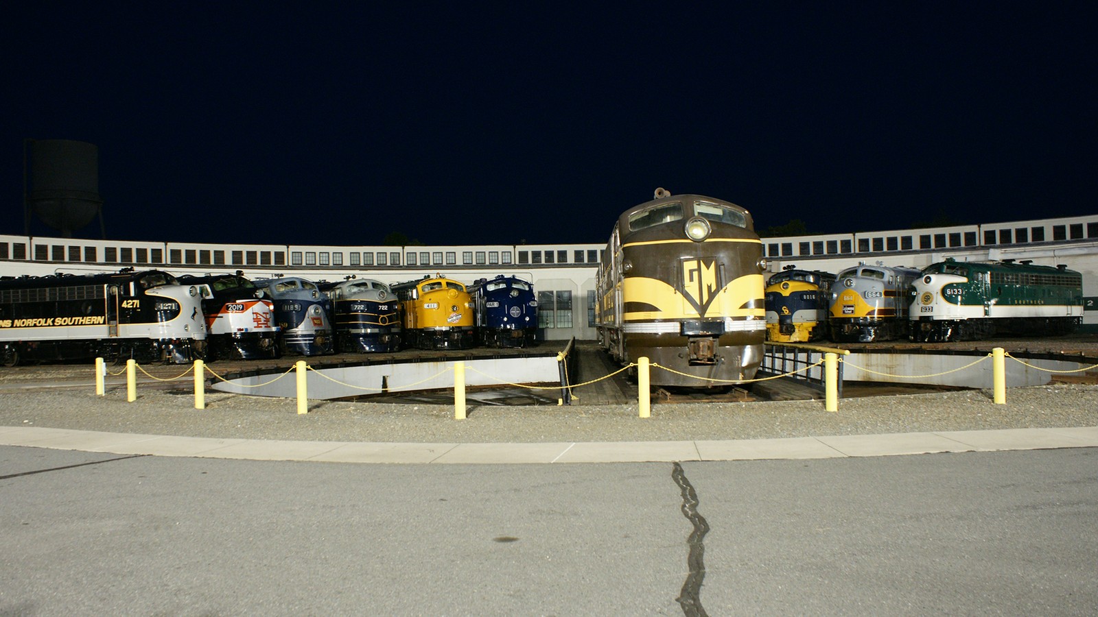 Locomotives: Model Train Engines & Locomotives at Lionel